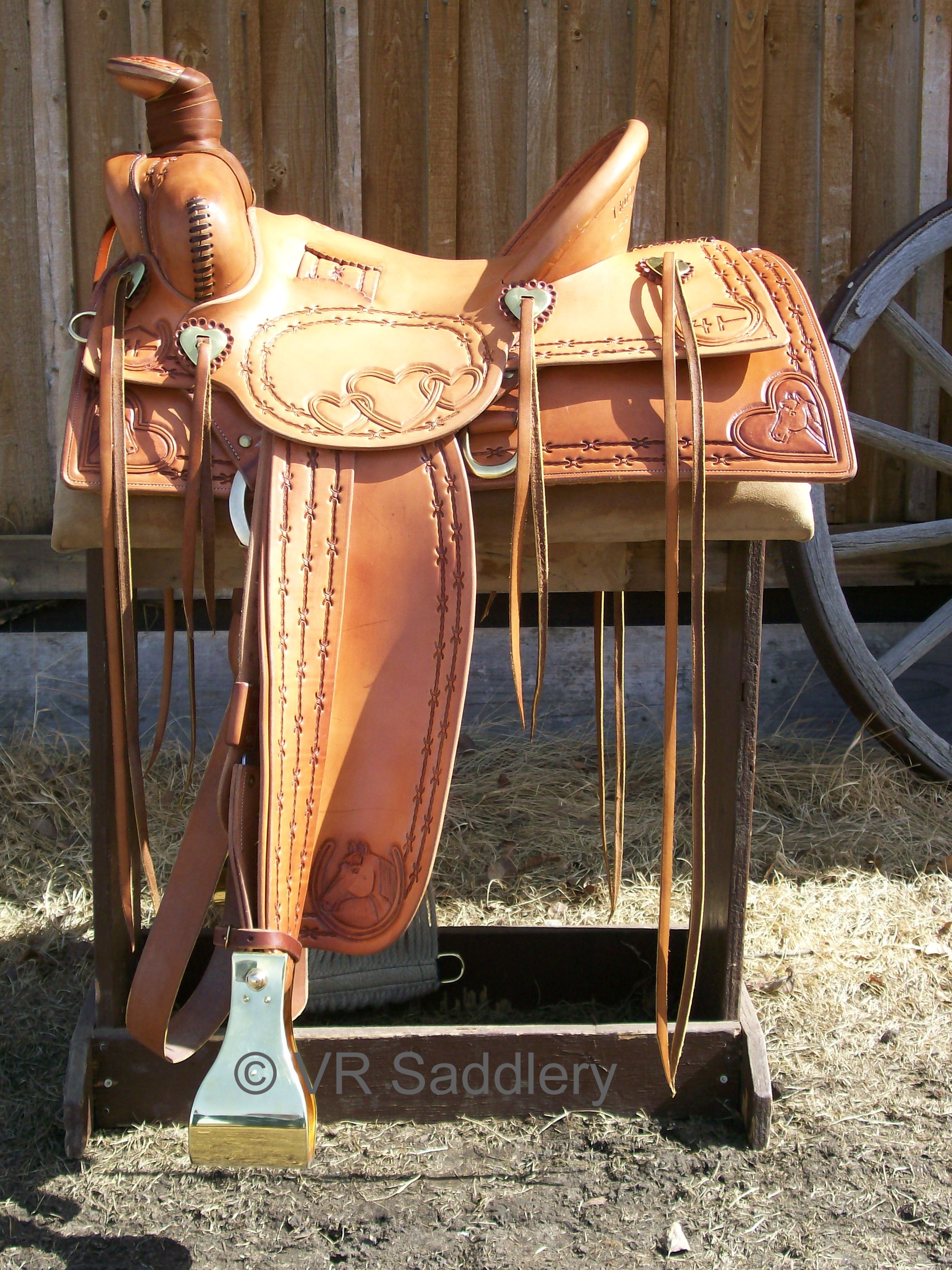 VR Saddlery: Custom western saddle