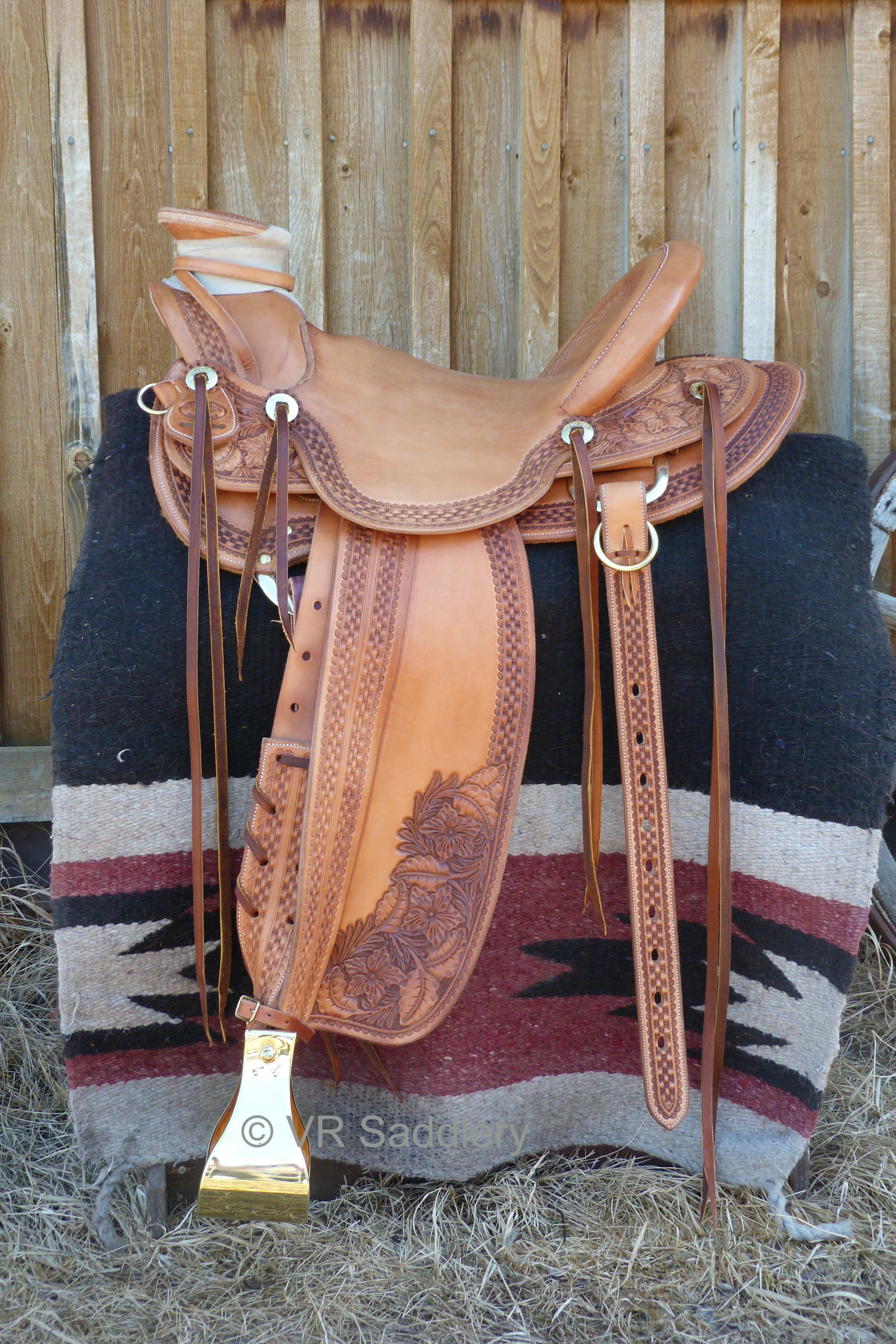 VR Saddlery:Custom western saddle