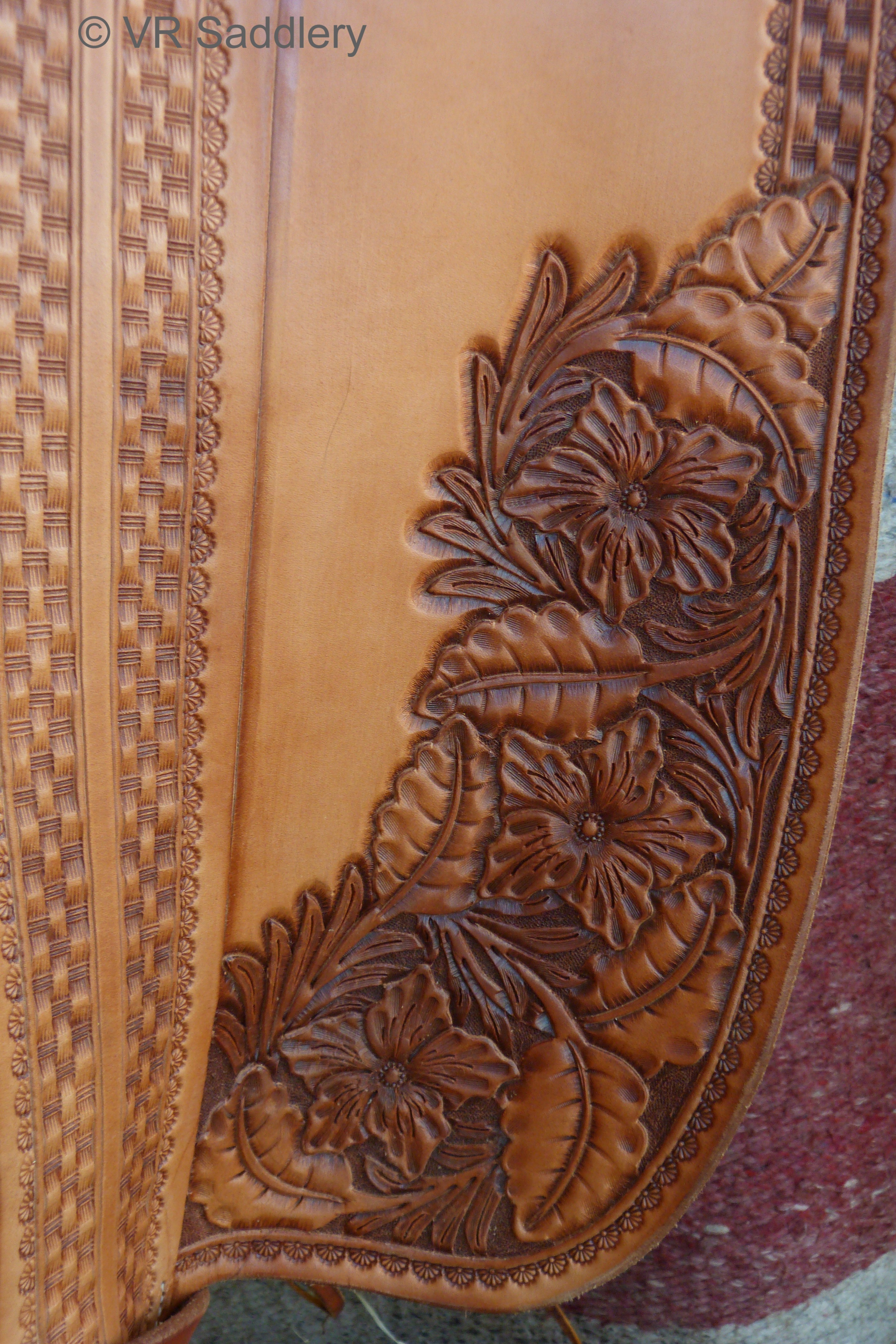 VR Saddlery:Custom western saddle