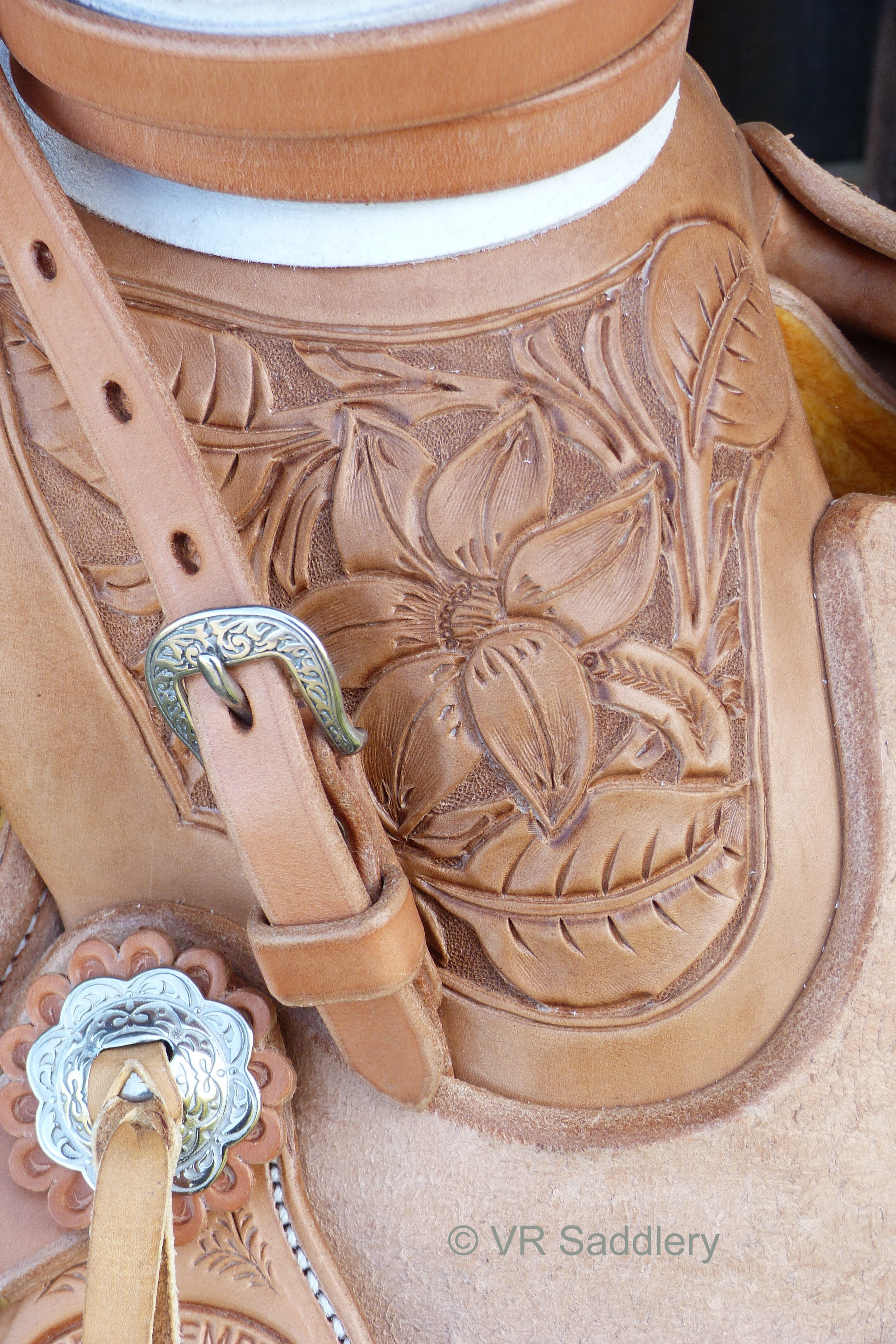 VR Saddlery:Custom western saddle