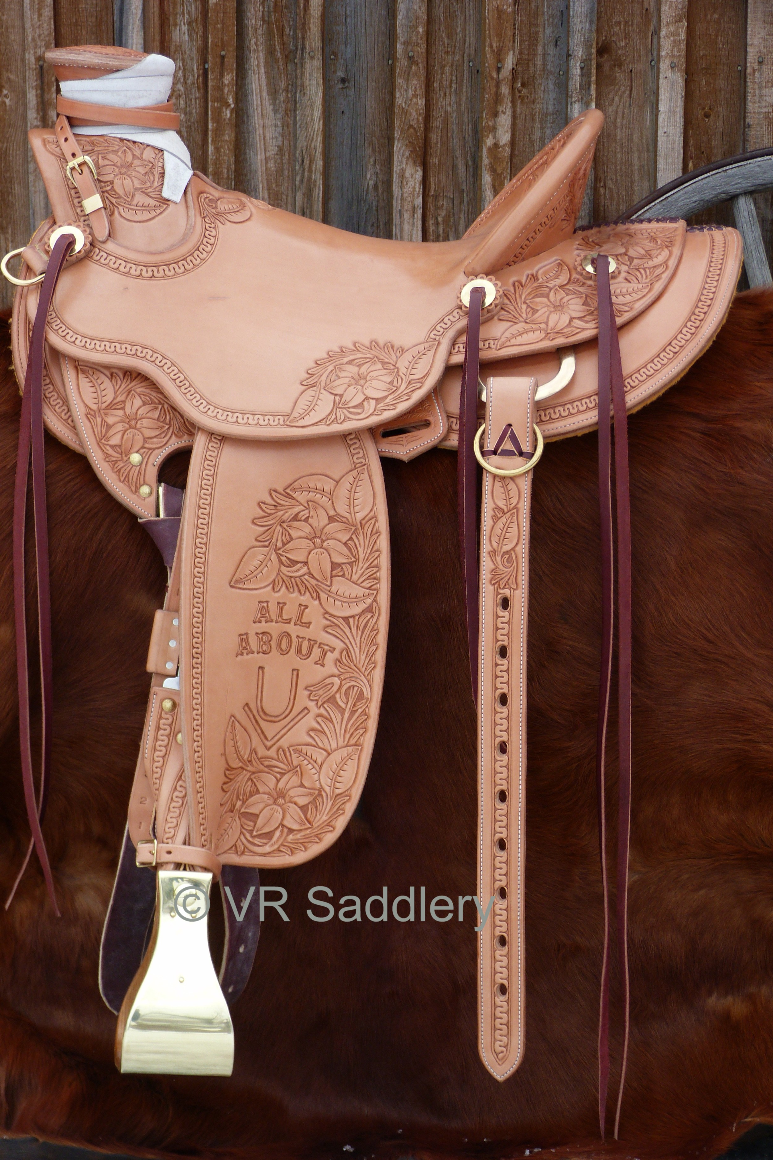 VR Saddlery:Custom western saddle