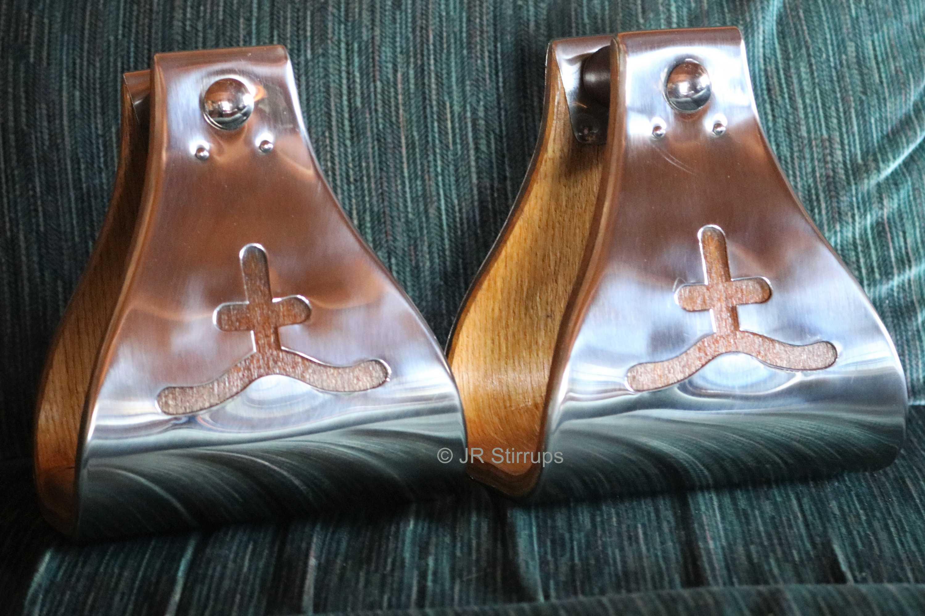 VR Saddlery:Handmade Stirrups